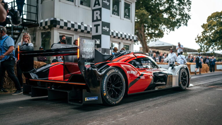 New Porsche 963 Is A 670 HP GTP Hypercar That Will Race At Daytona And ...