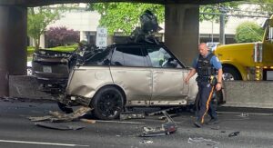Brand New 2023 Range Rover Decapitated After Falling Off Car Carrier ...