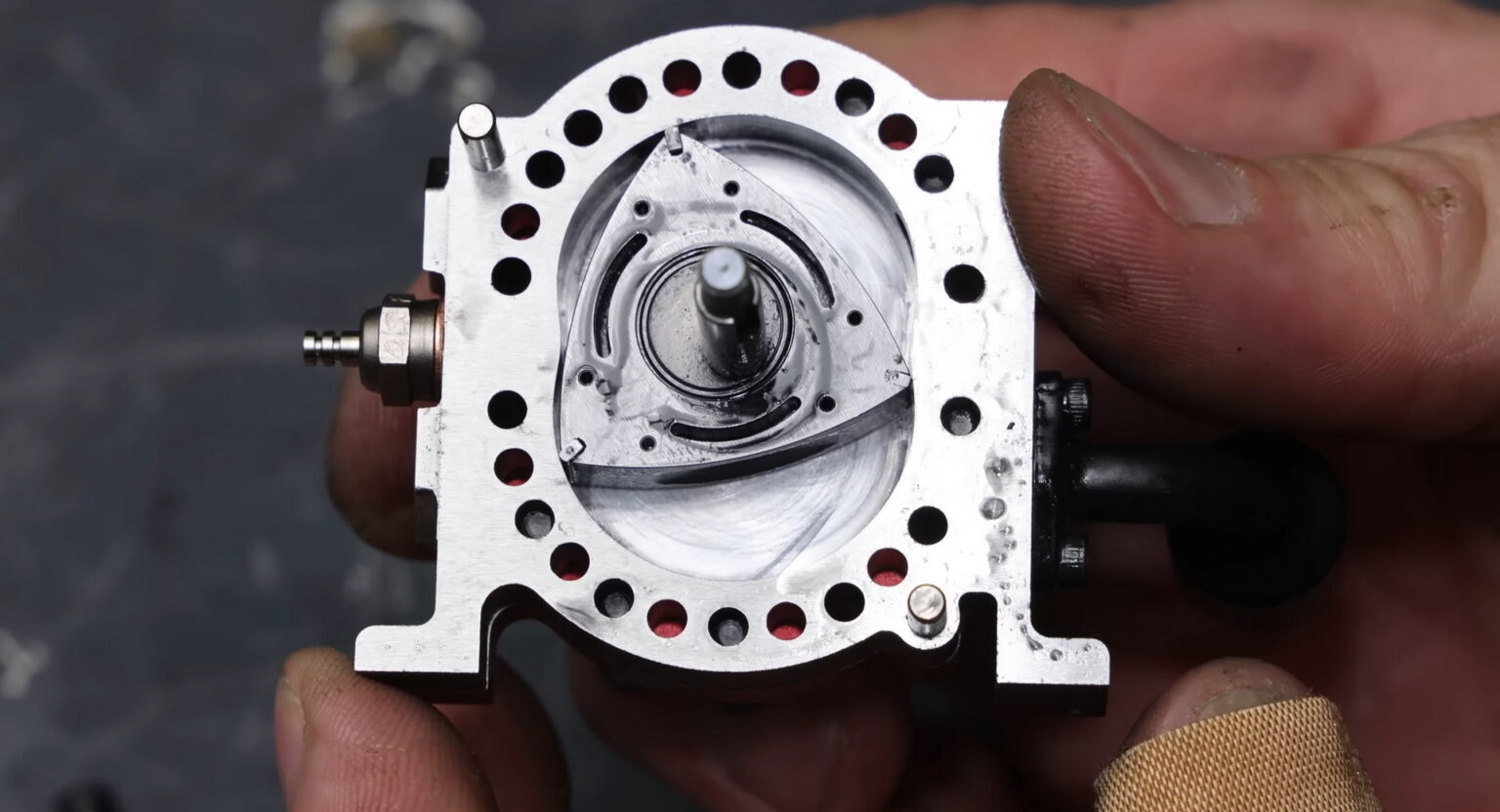 Listen To The World’s Smallest Rotary Engine Rev To 30,000 RPM | Carscoops