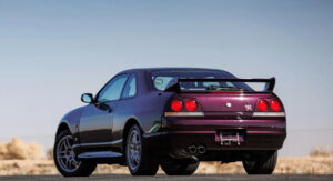This Midnight Purple R33 Nissan Skyline GT-R With Under 1,000 Miles Is ...