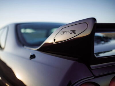 This Midnight Purple R33 Nissan Skyline GT-R With Under 1,000 Miles Is ...