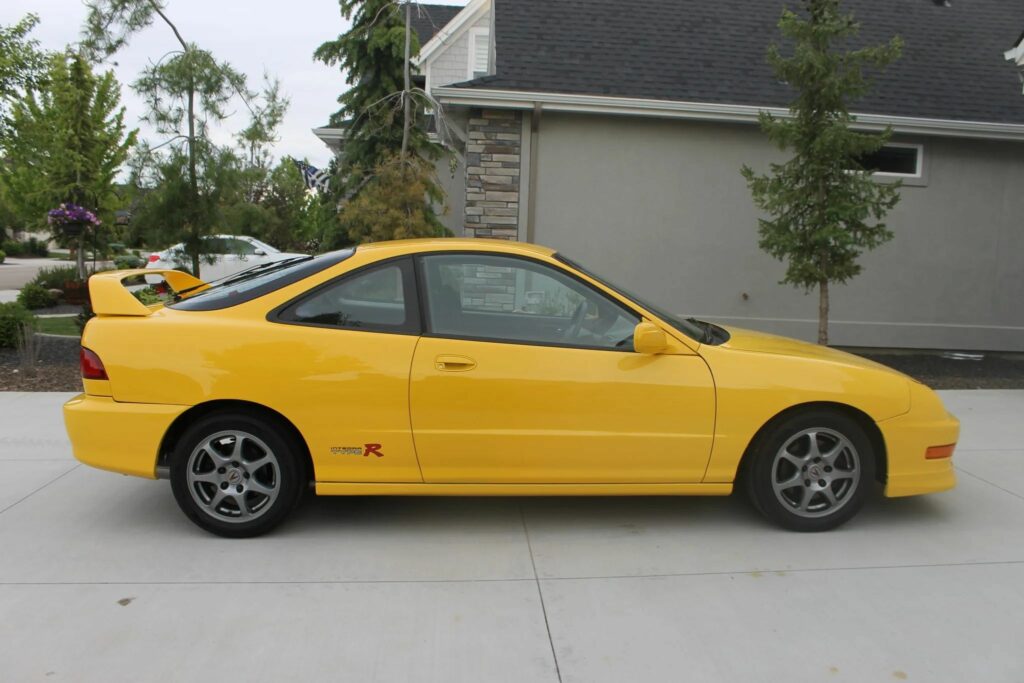 It’s Not Too Early To Ask Santa For This 2001 Acura Integra Type R ...
