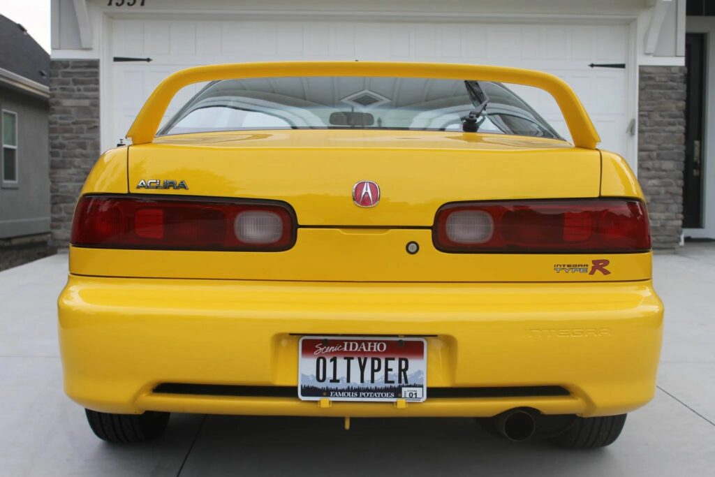It’s Not Too Early To Ask Santa For This 2001 Acura Integra Type R ...