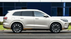 Aito M7 Is A Six-Seat Range-Extender SUV Coming For The BMW X7 And ...