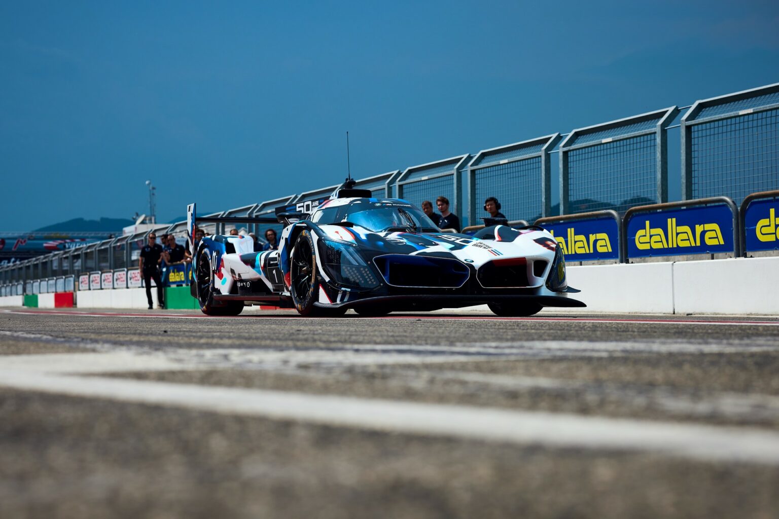 BMW Returning To Le Mans In 2024 With M Hybrid V8 | Carscoops