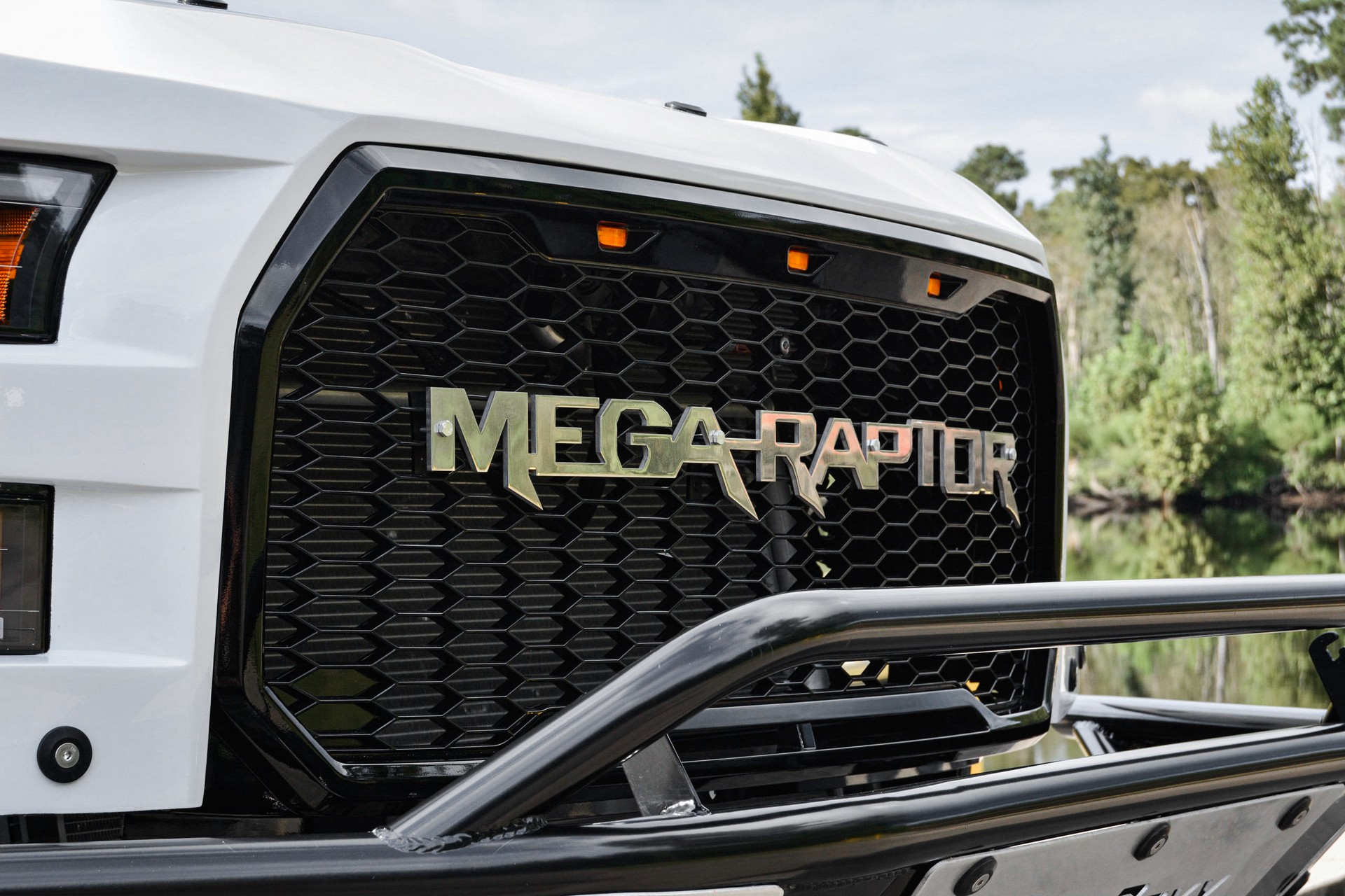 2022 Ford F-250 ‘MegaRaptor’ Is Part Daily Driver And Part Trophy Truck ...