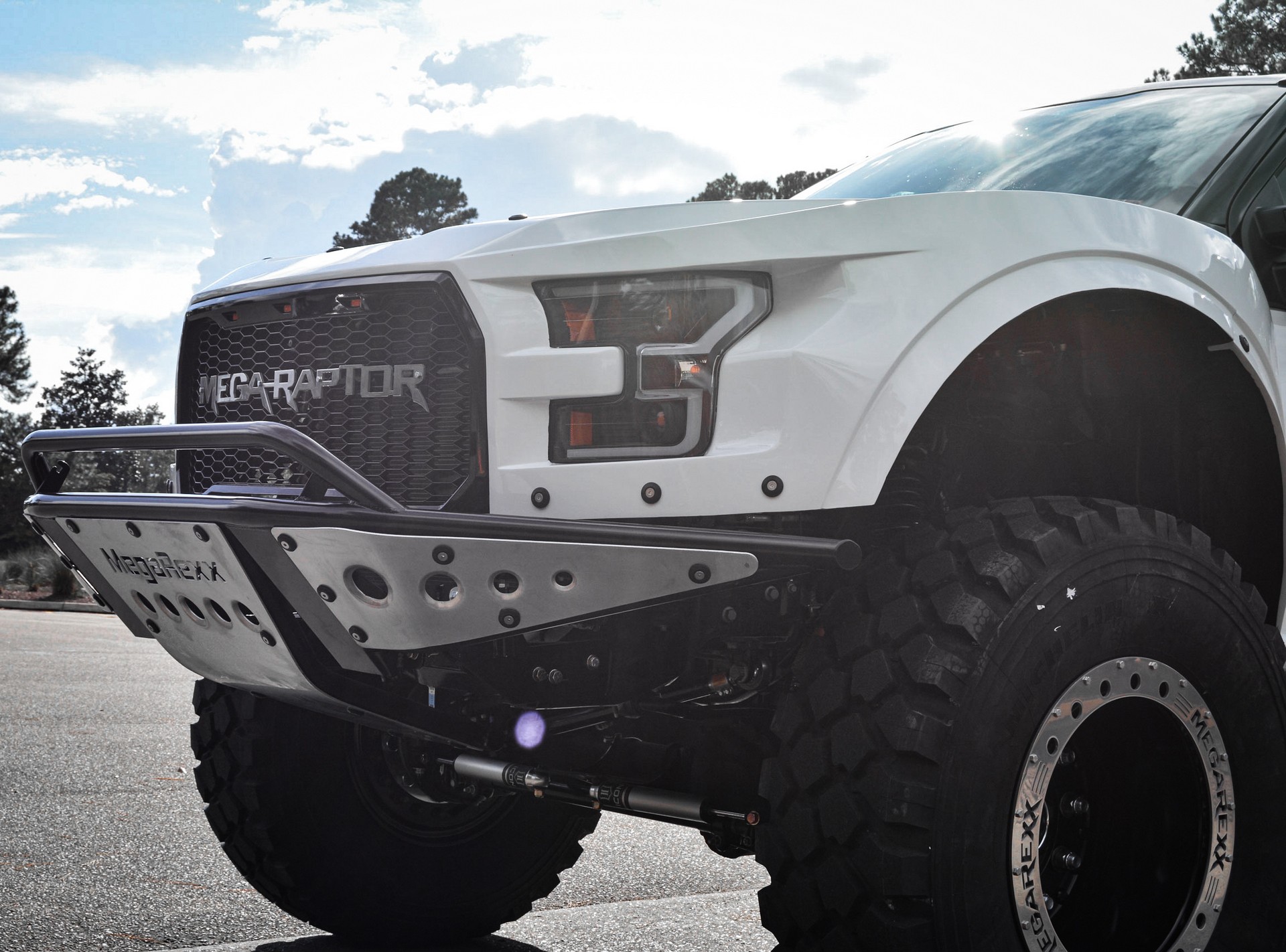 2022 Ford F-250 ‘MegaRaptor’ Is Part Daily Driver And Part Trophy Truck ...