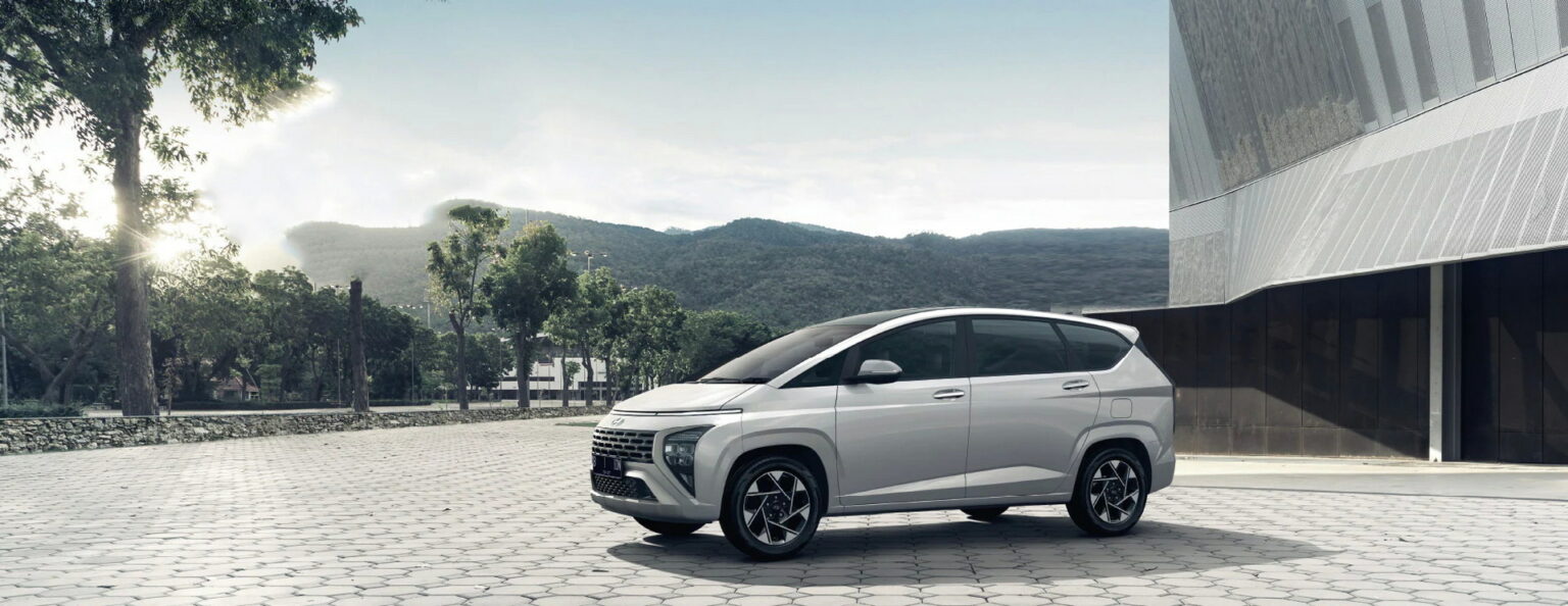 Hyundai’s Futuristic Stargazer Three-Row Minivan Breaks Cover In ...