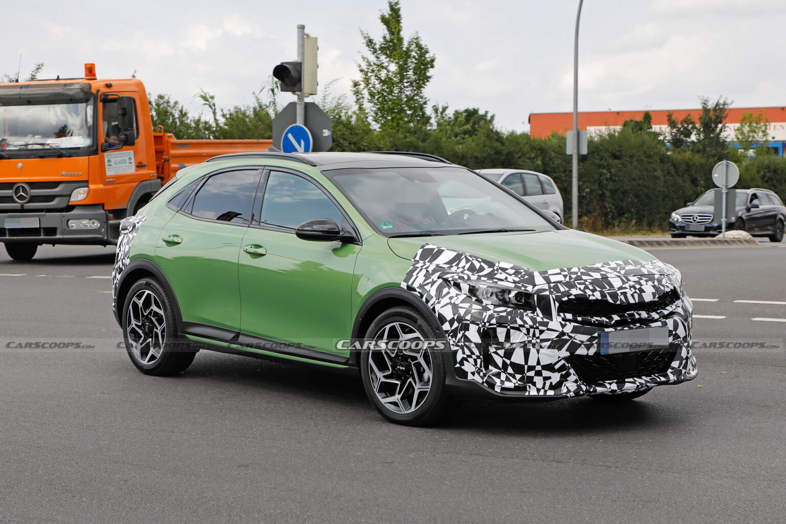 Kia XCeed Facelift Spied Flaunting Its Modern LEDs, Days Before Its ...