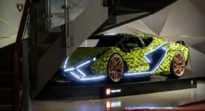1:1 Scale LEGO Technic Lamborghini Sián FKP 37 Goes On Display, Made ...