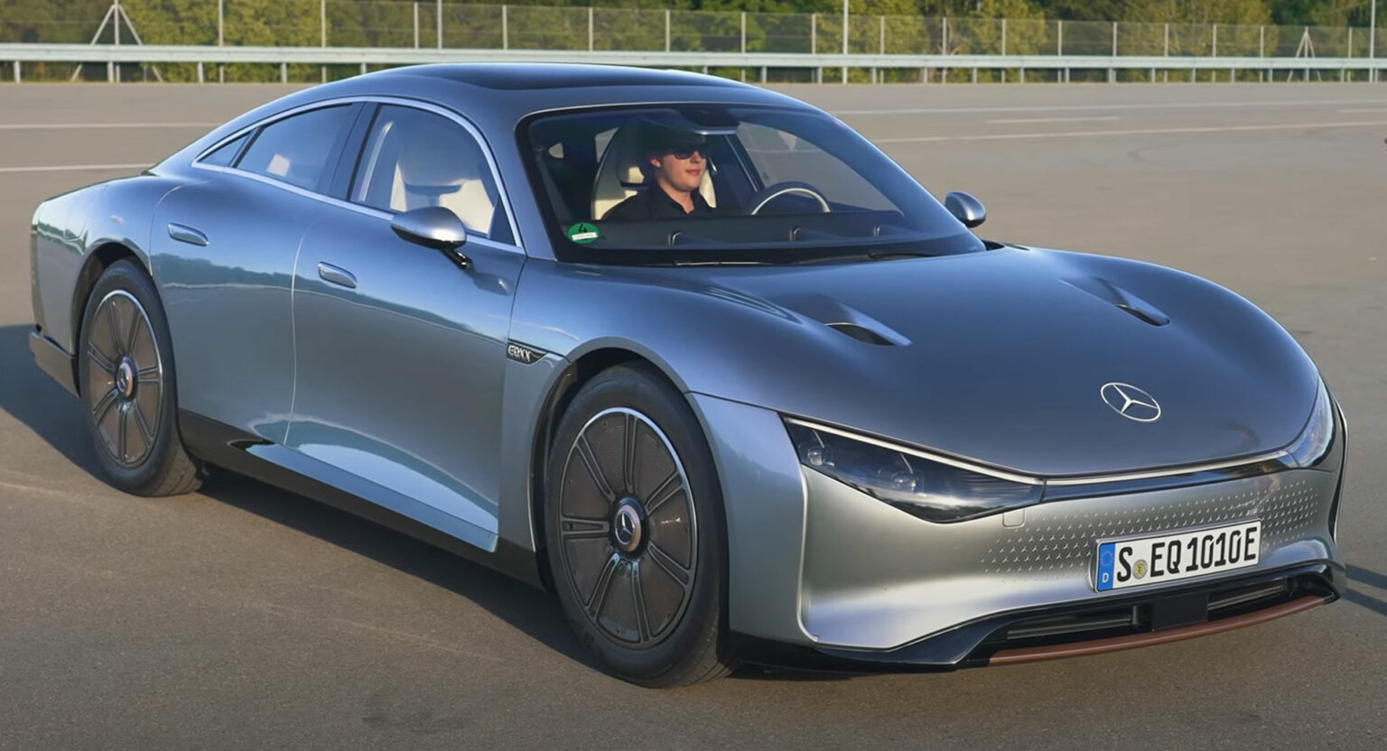 What Is The Innovative Mercedes-Benz Vision EQXX Like To Drive? | Carscoops