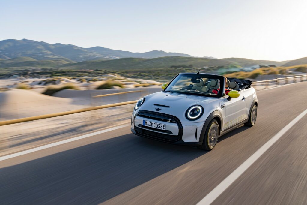 Mini Cooper SE Convertible Is A One-Off EV Built For Enthusiasts ...