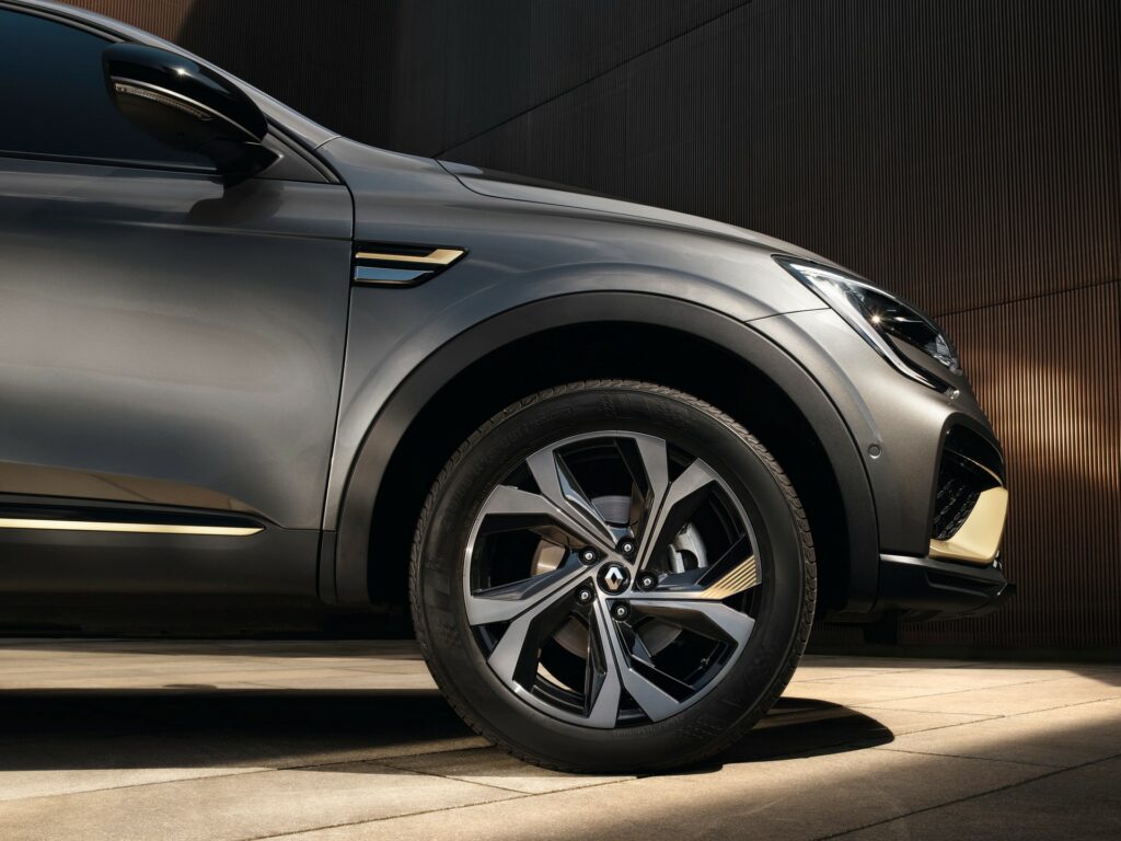 Renault Updates 2022 Arkana Range While Clio And Captur Get E-Tech ...