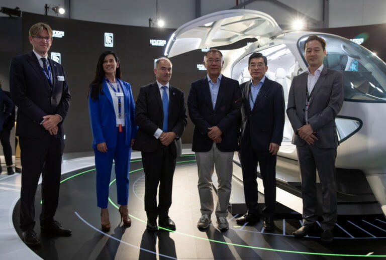 Hyundai Previews Supernal eVTOL Electric Air Mobility Solution For 2028 ...