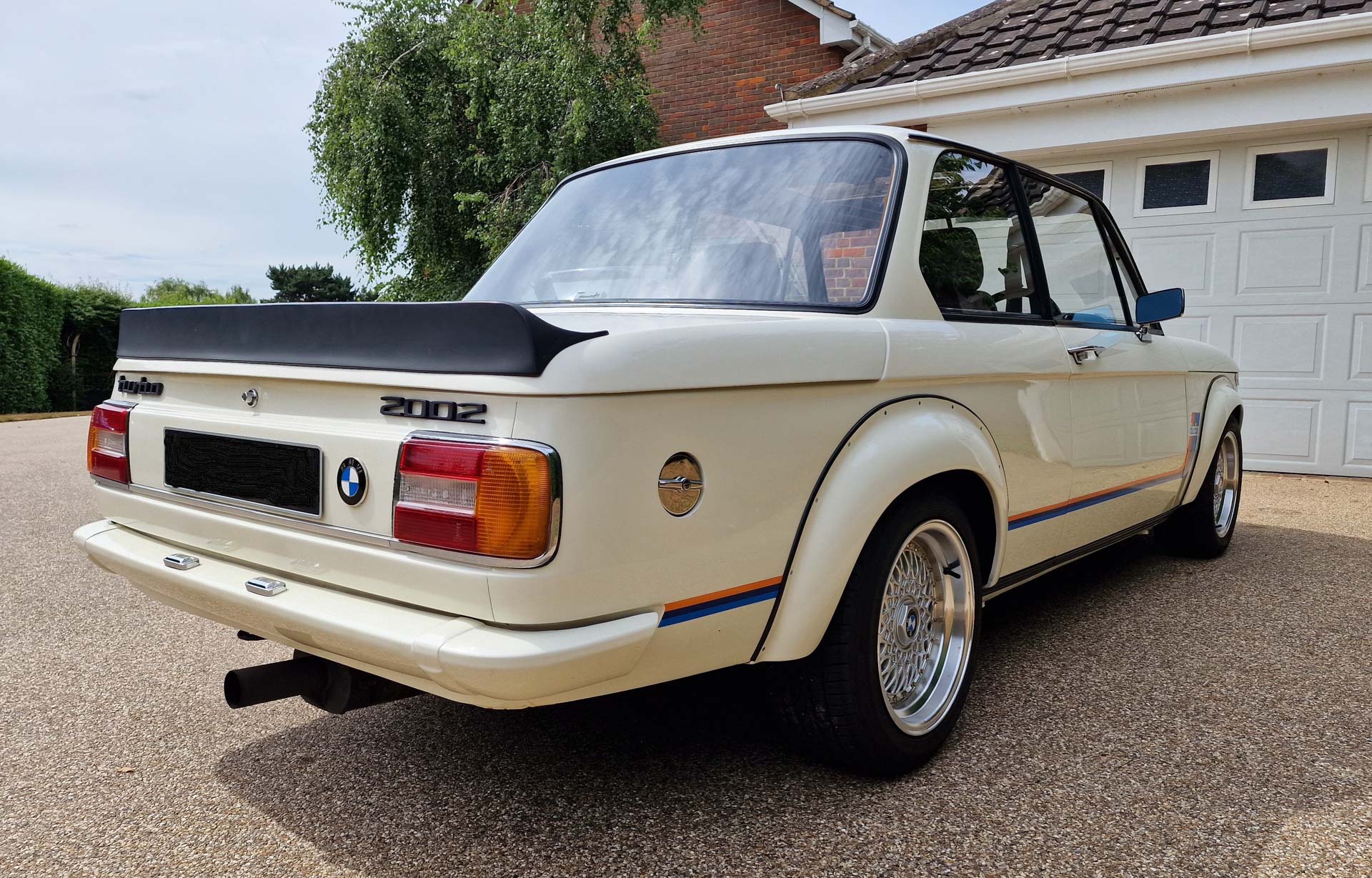 This Glorious Honda-Powered BMW 2002 Has A 9,200 RPM VTEC Surprise ...