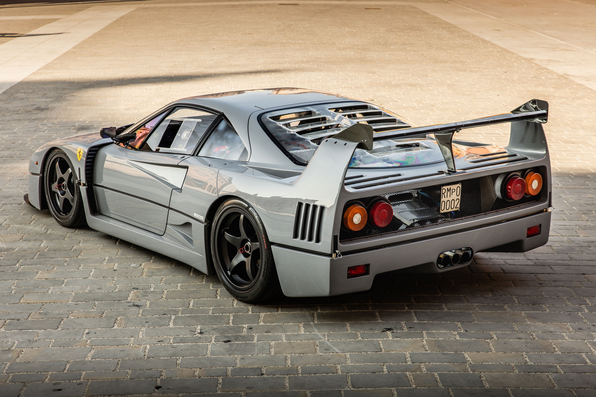 Jaw-Dropping Ferrari F40 In Grigio Nardo With Around 1,000 HP Goes ...