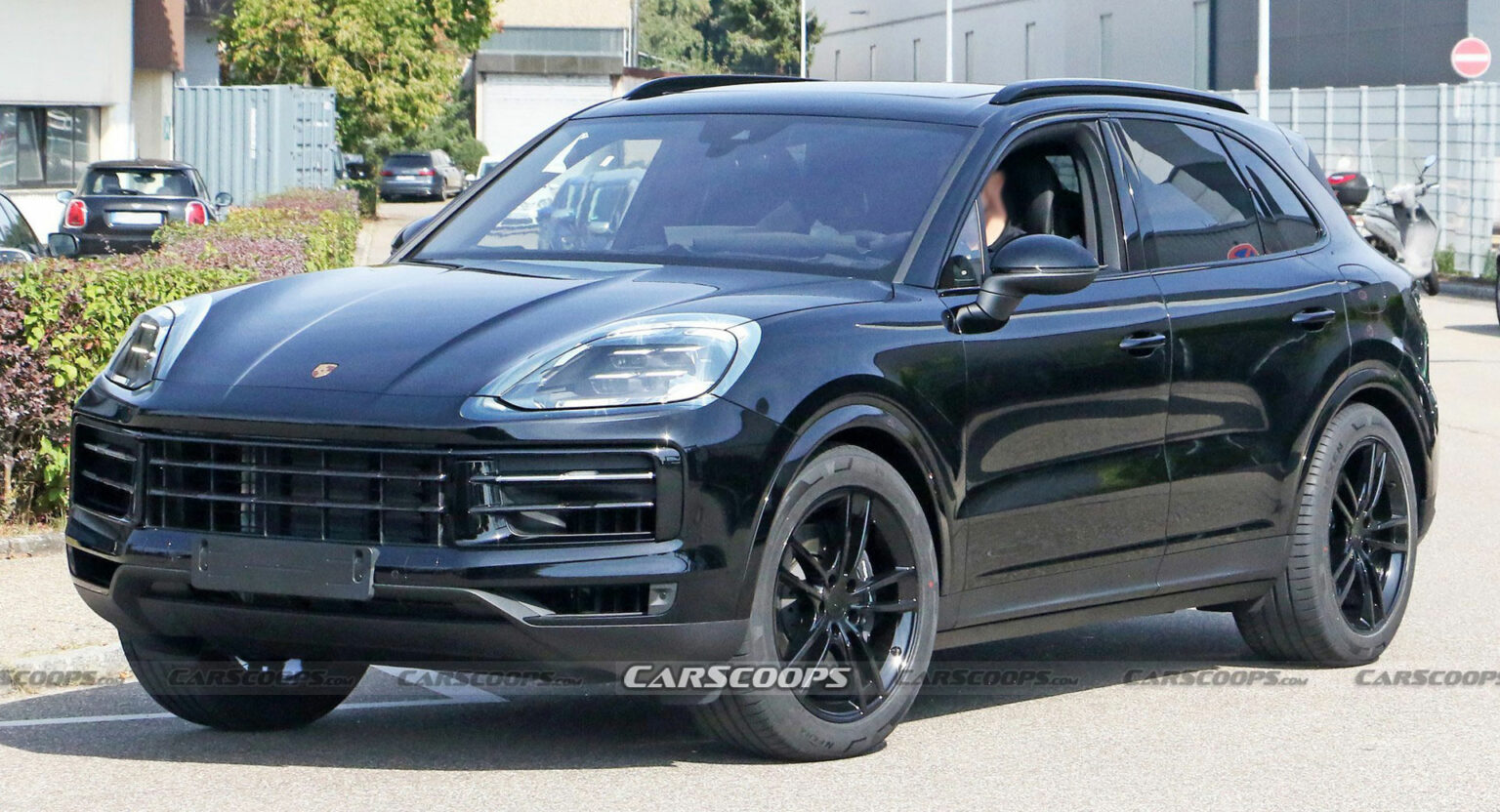 Facelifted Porsche Cayenne Ditches Nearly All Disguise As A Debut Seems ...