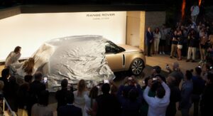 2023 Range Rover SV Carmel Edition Is A $345,000 Ultra-Exclusive, Ultra ...