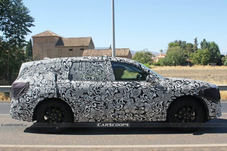 Ford Fusion Active Spied In Europe With Two Slightly Different Designs ...