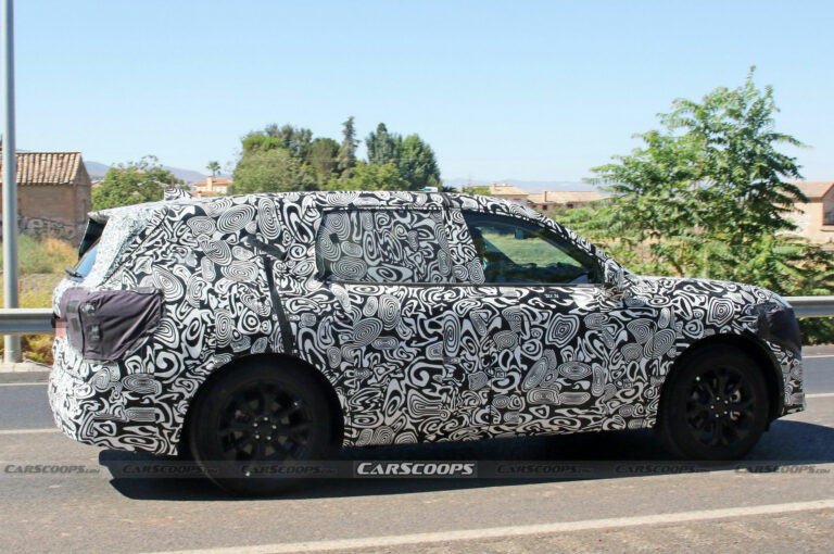 Ford Fusion Active Spied In Europe With Two Slightly Different Designs ...
