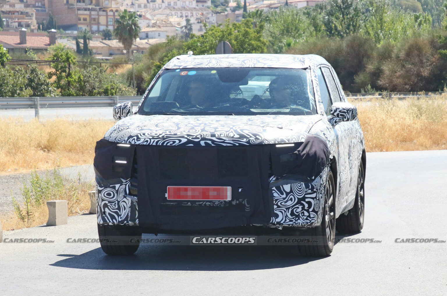 Ford Fusion Active Spied In Europe With Two Slightly Different Designs ...