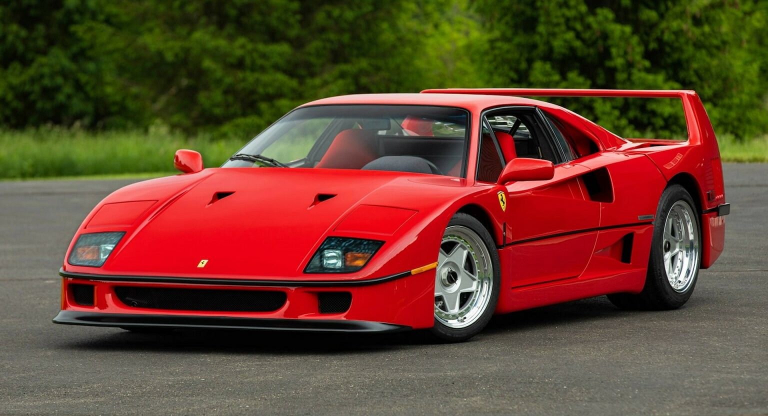 You Won't Believe How Clean This 15,000-Mile 1990 Ferrari F40 Is ...