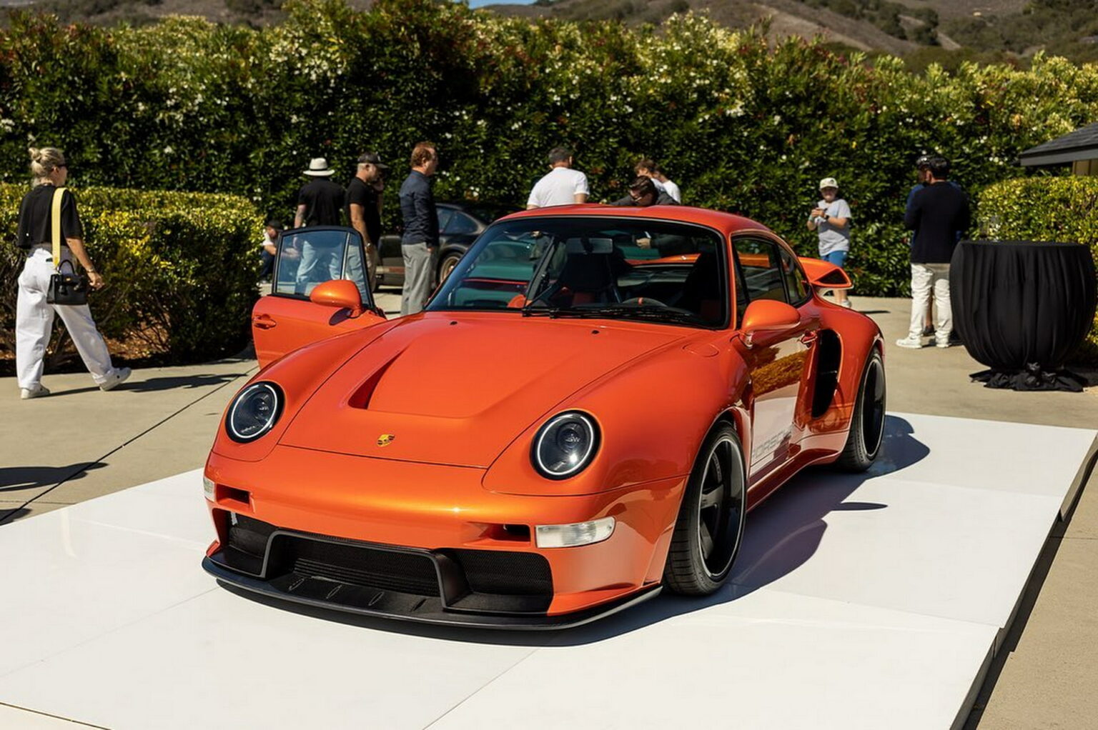 Gunther Werks Project Tornado Is A Carbon-Bodied Porsche 993 Turbo ...