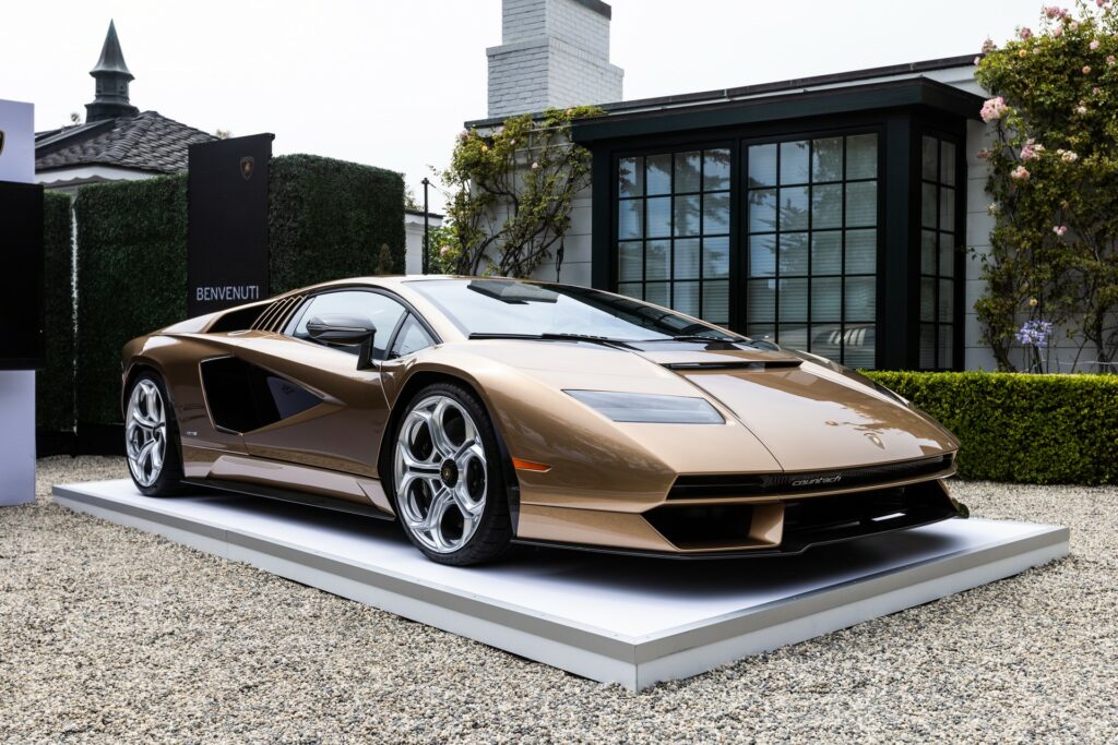 Lamborghini Delivered The First Two U.S. Countach LPI 800-4s At ...