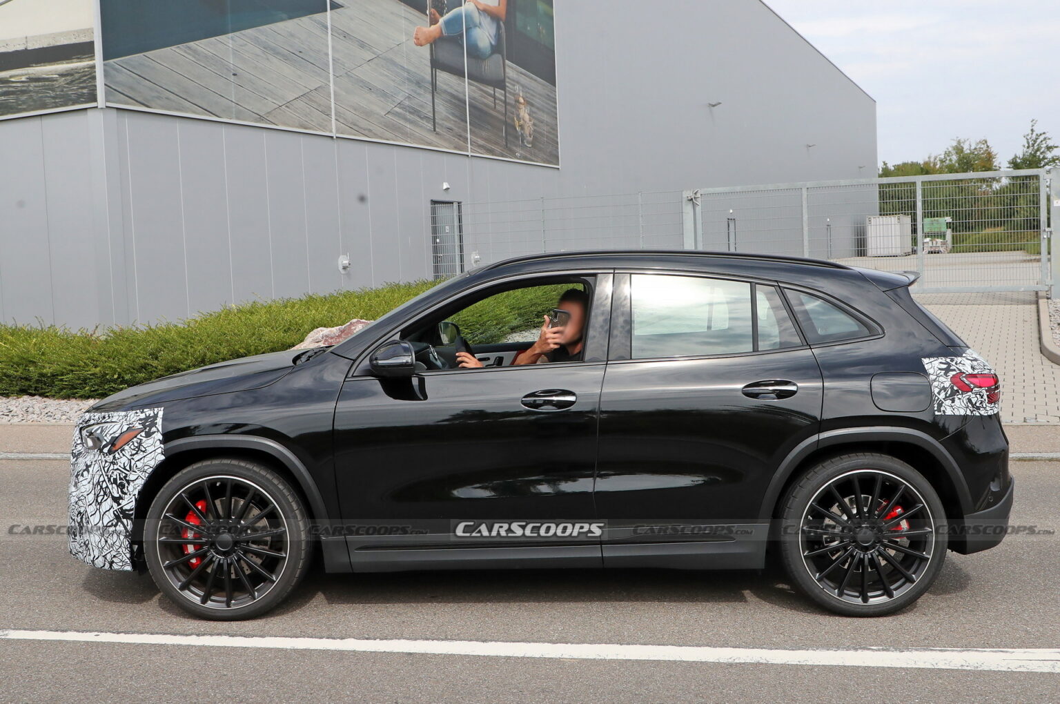 Facelifted Mercedes-AMG GLA 35 Spied In Europe With US-Spec Headlights ...