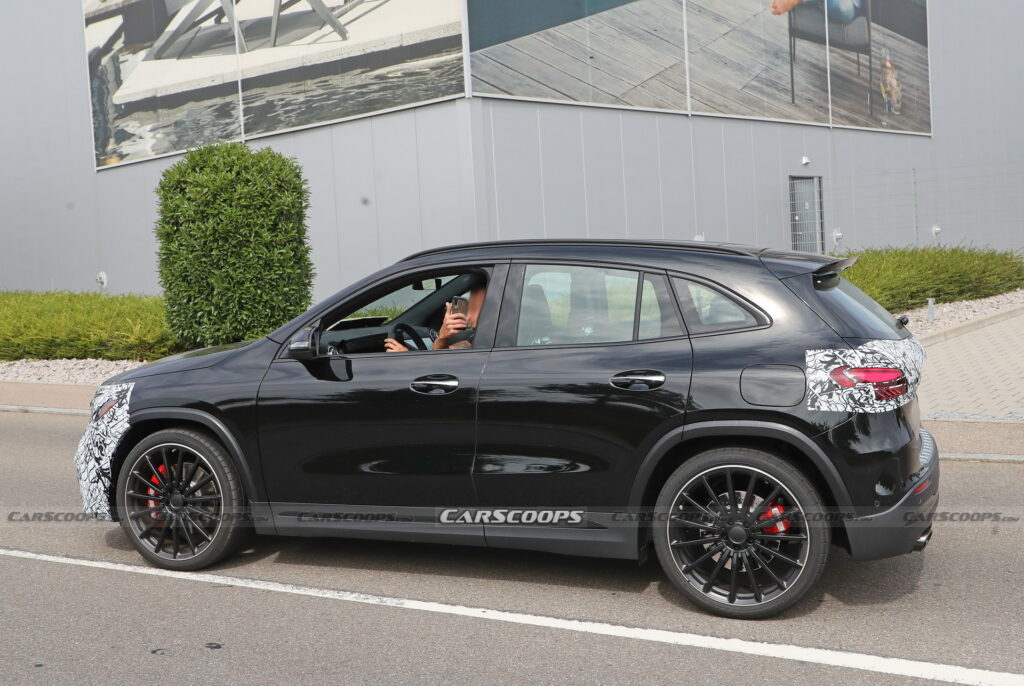 Facelifted Mercedes-AMG GLA 35 Spied In Europe With US-Spec Headlights ...