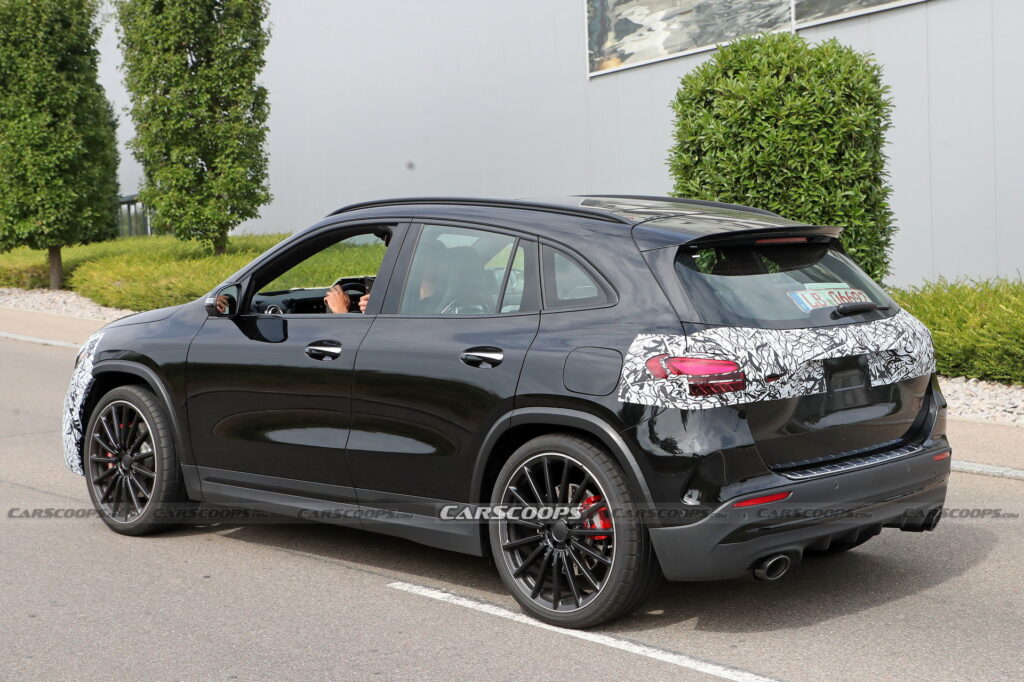Facelifted Mercedes-AMG GLA 35 Spied In Europe With US-Spec Headlights ...