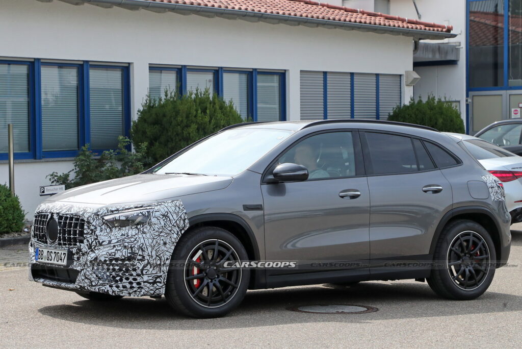 Mercedes-AMG GLA 45 Facelift Spied With Smaller-Than-Usual Wheels ...