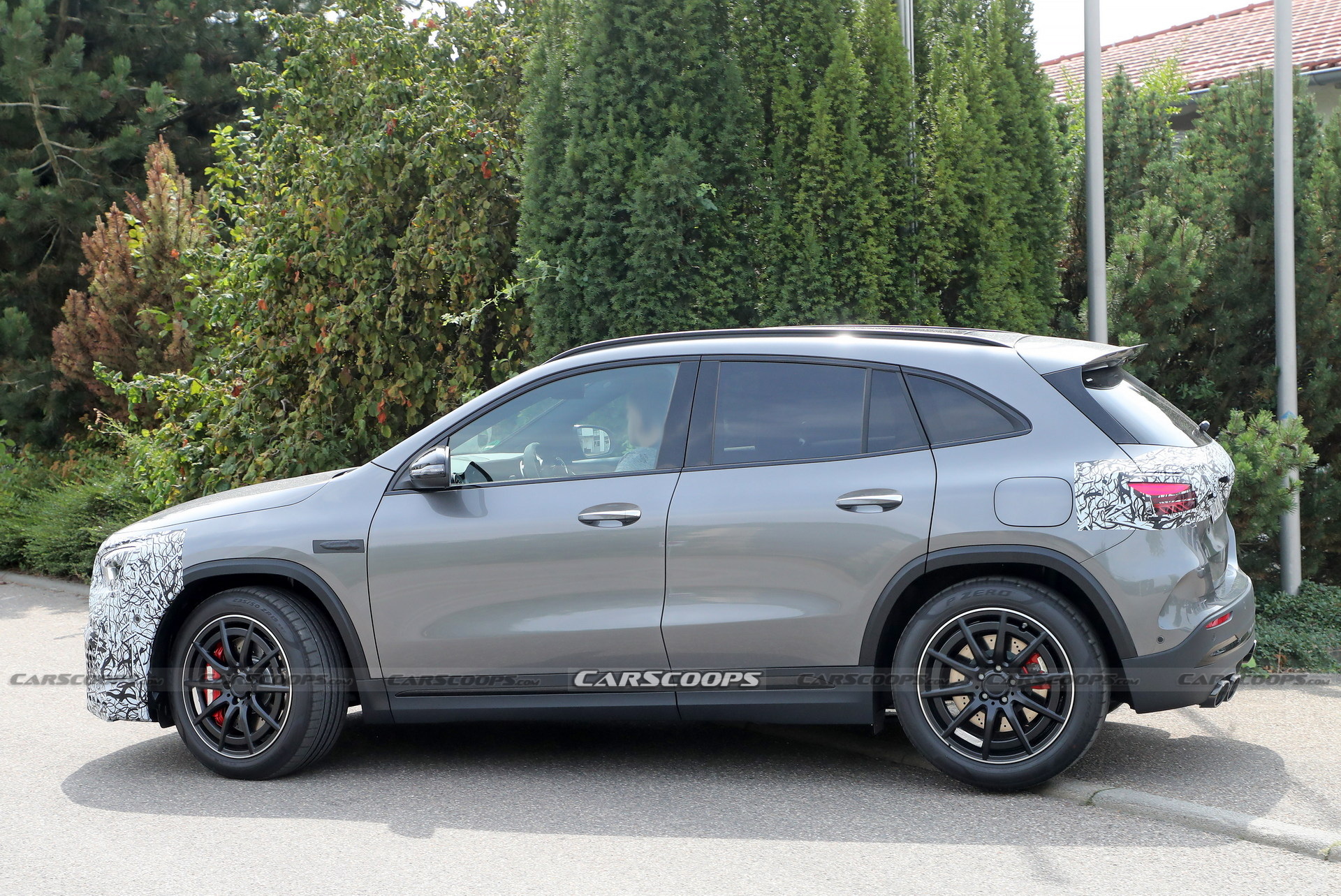 Mercedes-AMG GLA 45 Facelift Spied With Smaller-Than-Usual Wheels ...