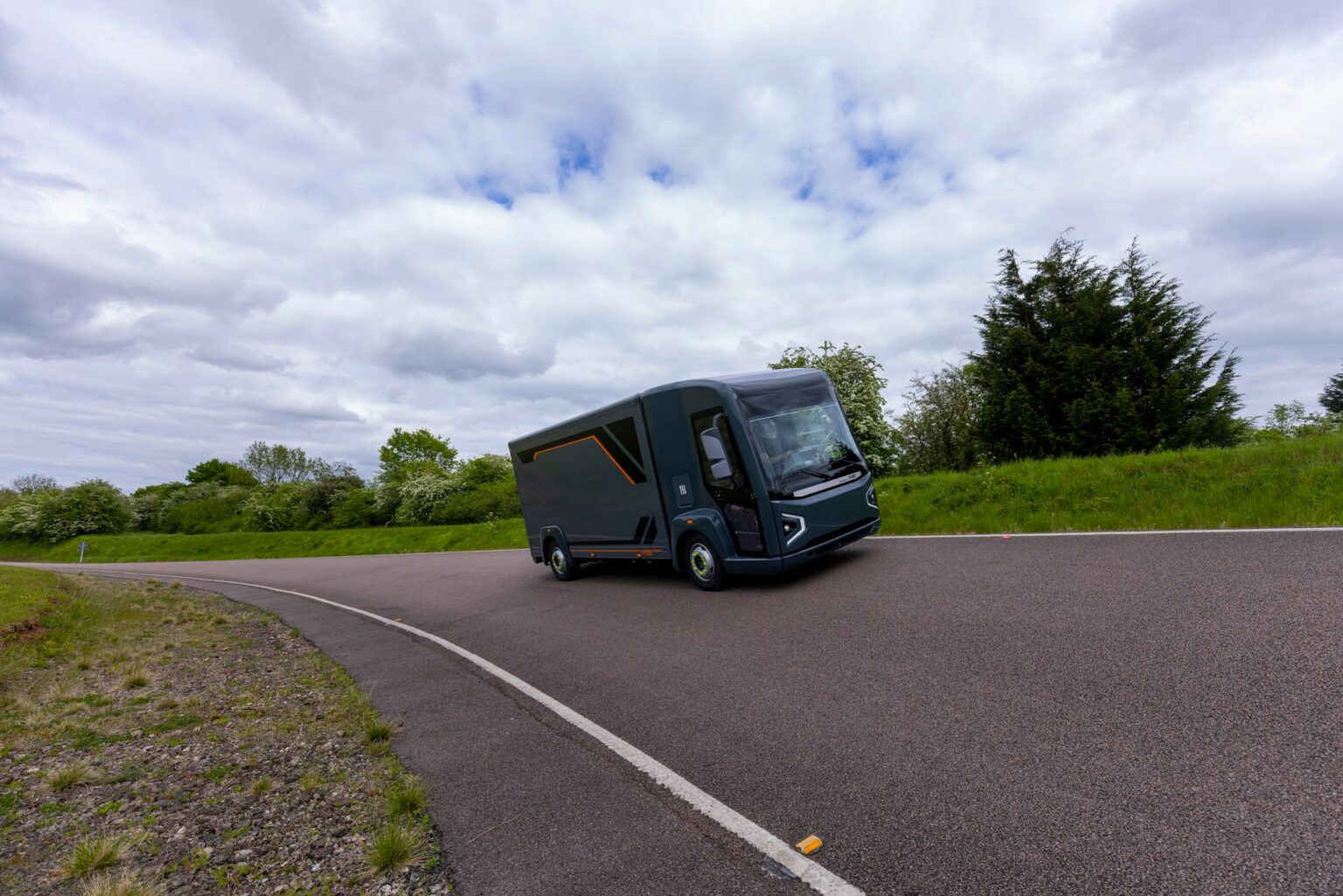 REE P7-B Debuts As An Electric Class 3 Box Truck With AWD And 150 Miles ...