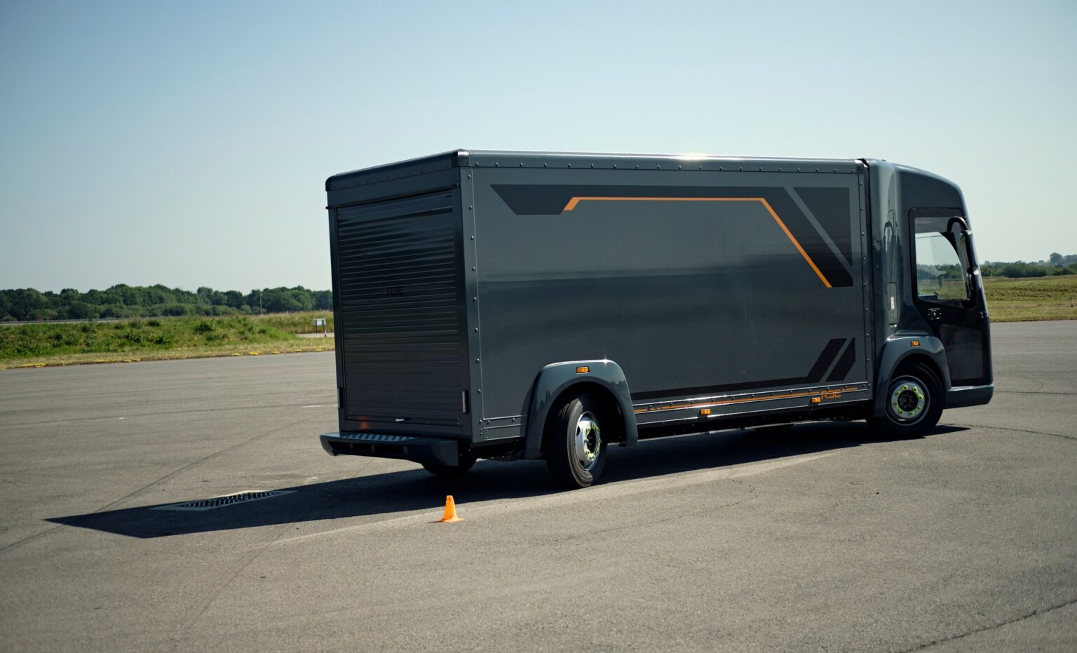 REE P7-B Debuts As An Electric Class 3 Box Truck With AWD And 150 Miles ...