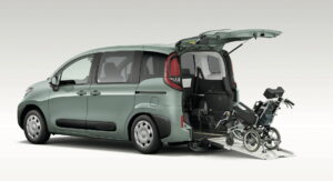 New Toyota Sienta Debuts In Japan As A 3-Row Hybrid Minivan Based On ...