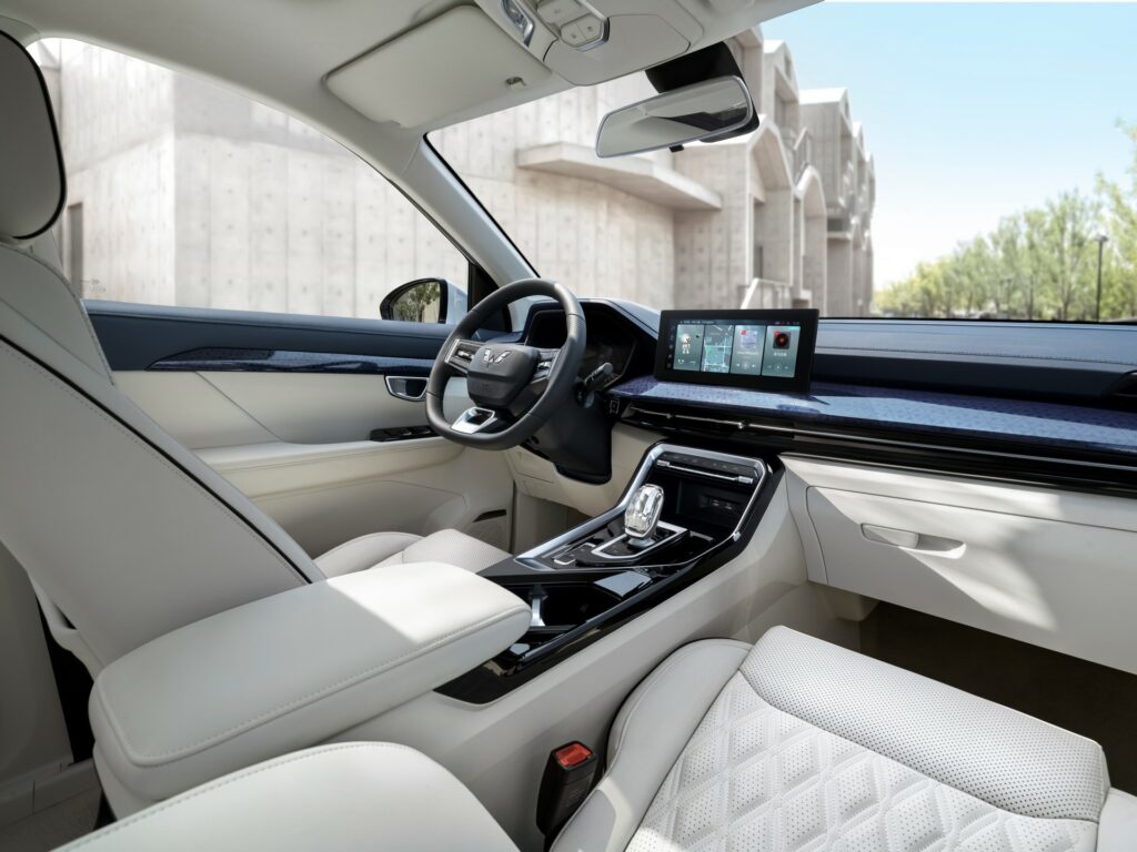 GM’s Wuling Xingchen Is A Hybrid SUV That Costs Less Than $15,000 In ...