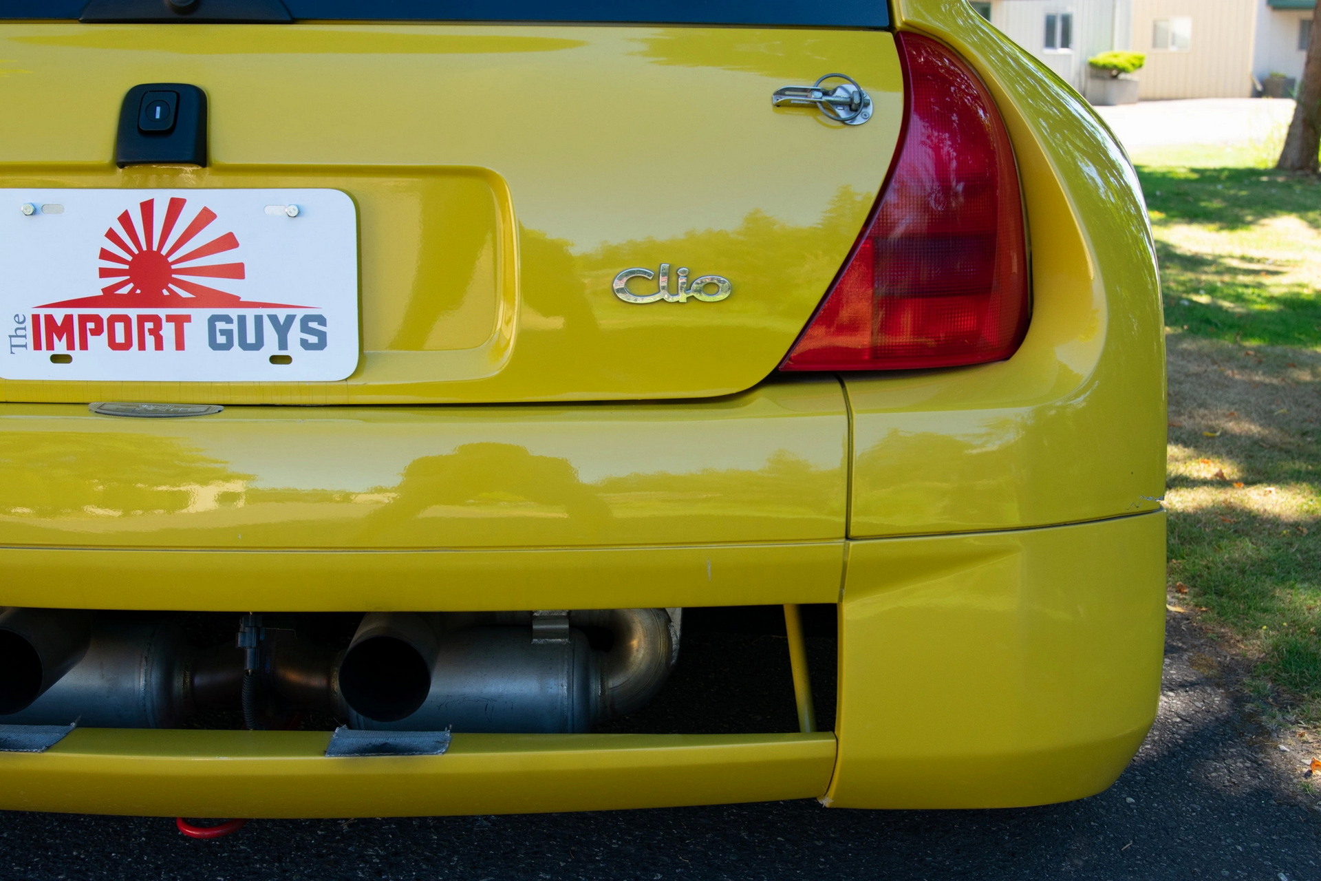 Here’s Your Chance To Own A Super-Rare Renault Clio V6 Trophy Race Car ...