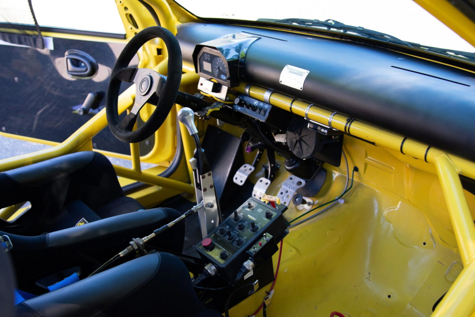 Here’s Your Chance To Own A Super-Rare Renault Clio V6 Trophy Race Car ...