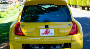 Here's Your Chance To Own A Super-Rare Renault Clio V6 Trophy Race Car ...