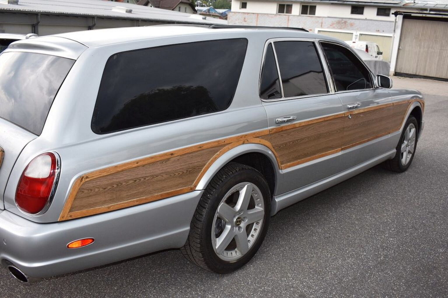 This Woody Bentley Arnage Wagon Is Truly One Of A Kind | Carscoops