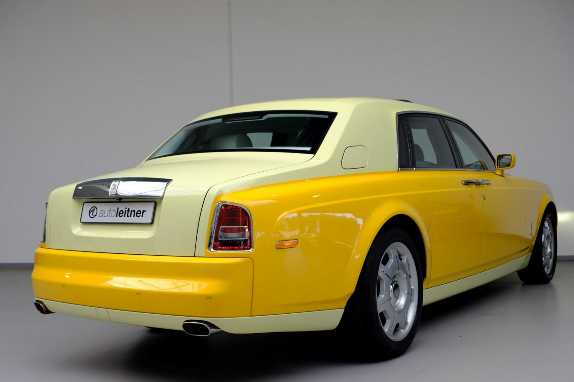 Bespoke Two-Tone Yellow Rolls-Royce Phantom Looks Like The World’s Most ...