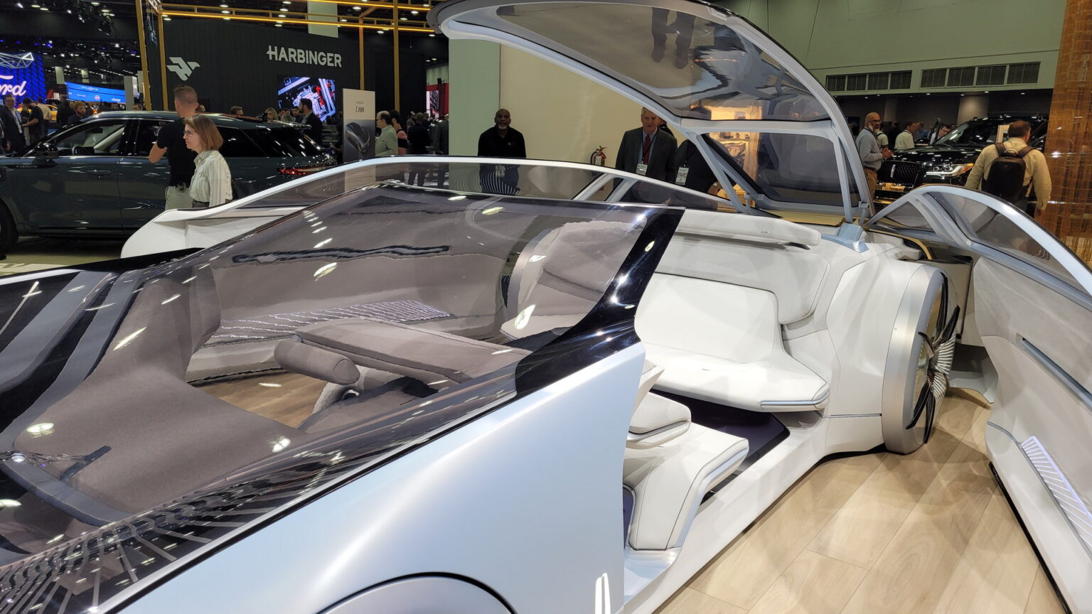 Lincoln’s Model L100 Ultra-Luxurious Concept EV Is A Visitor From The ...