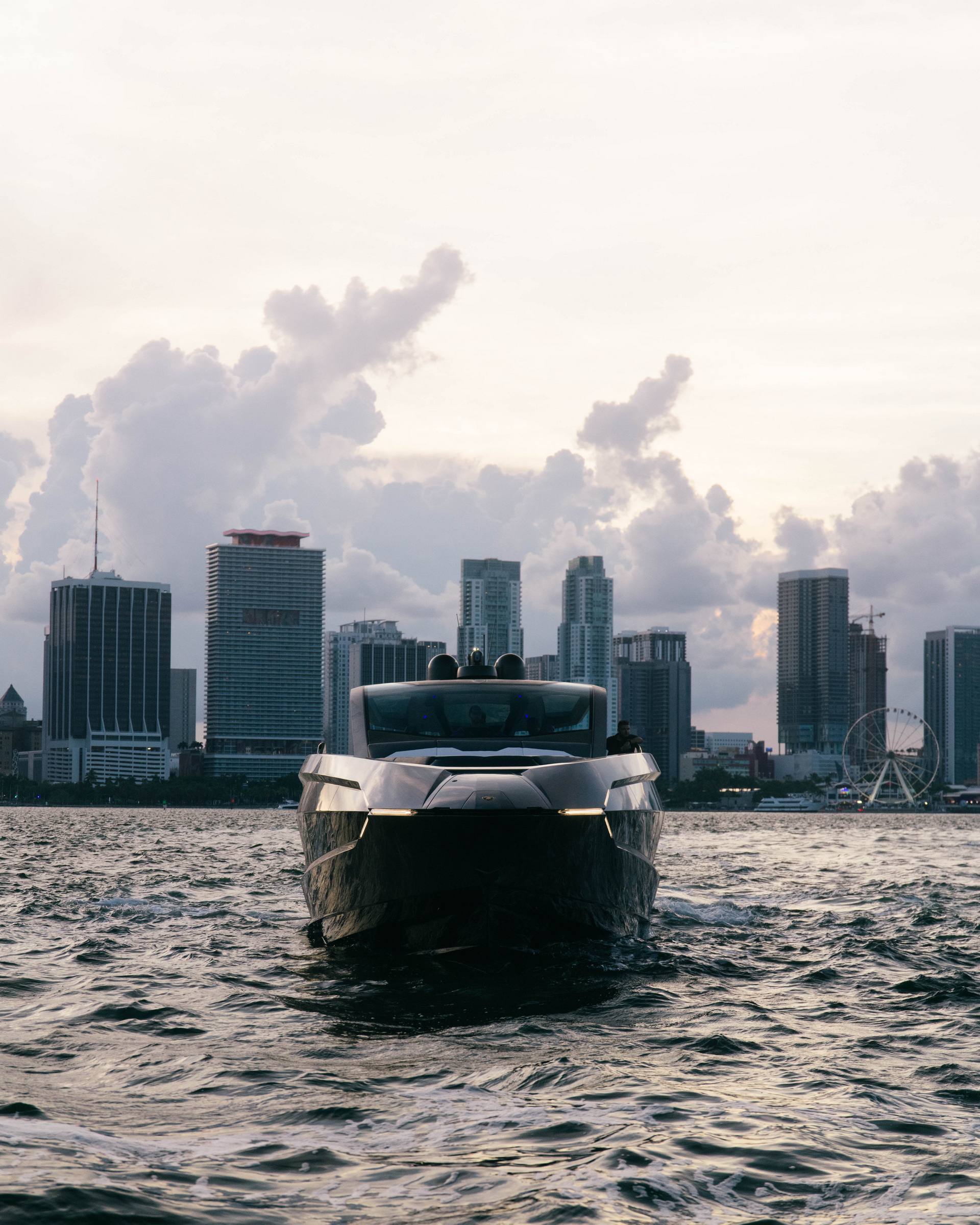 The Very First 24-Cylinder, 4,000-HP Tecomar Lamborghini 63 Superyacht ...