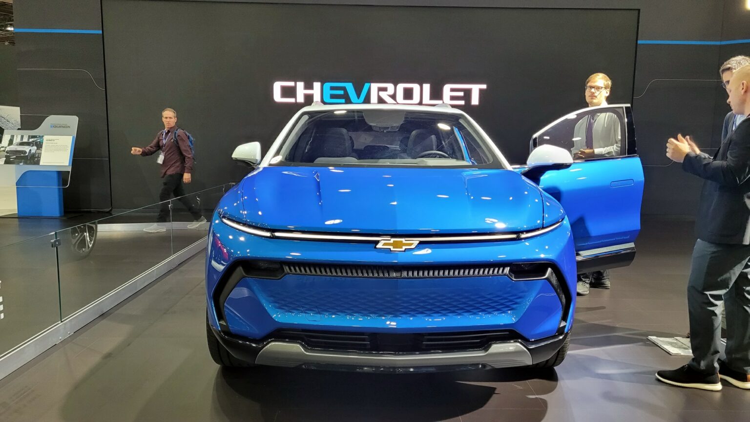The 2024 Chevrolet Equinox EV Is The Affordable Electric Crossover We ...