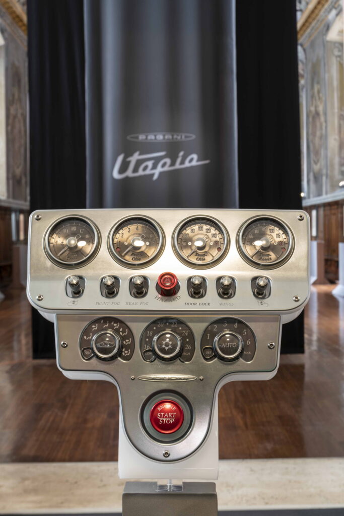 The New Pagani Utopia Looks Even Better In A Bare Carbon Fibre Body ...