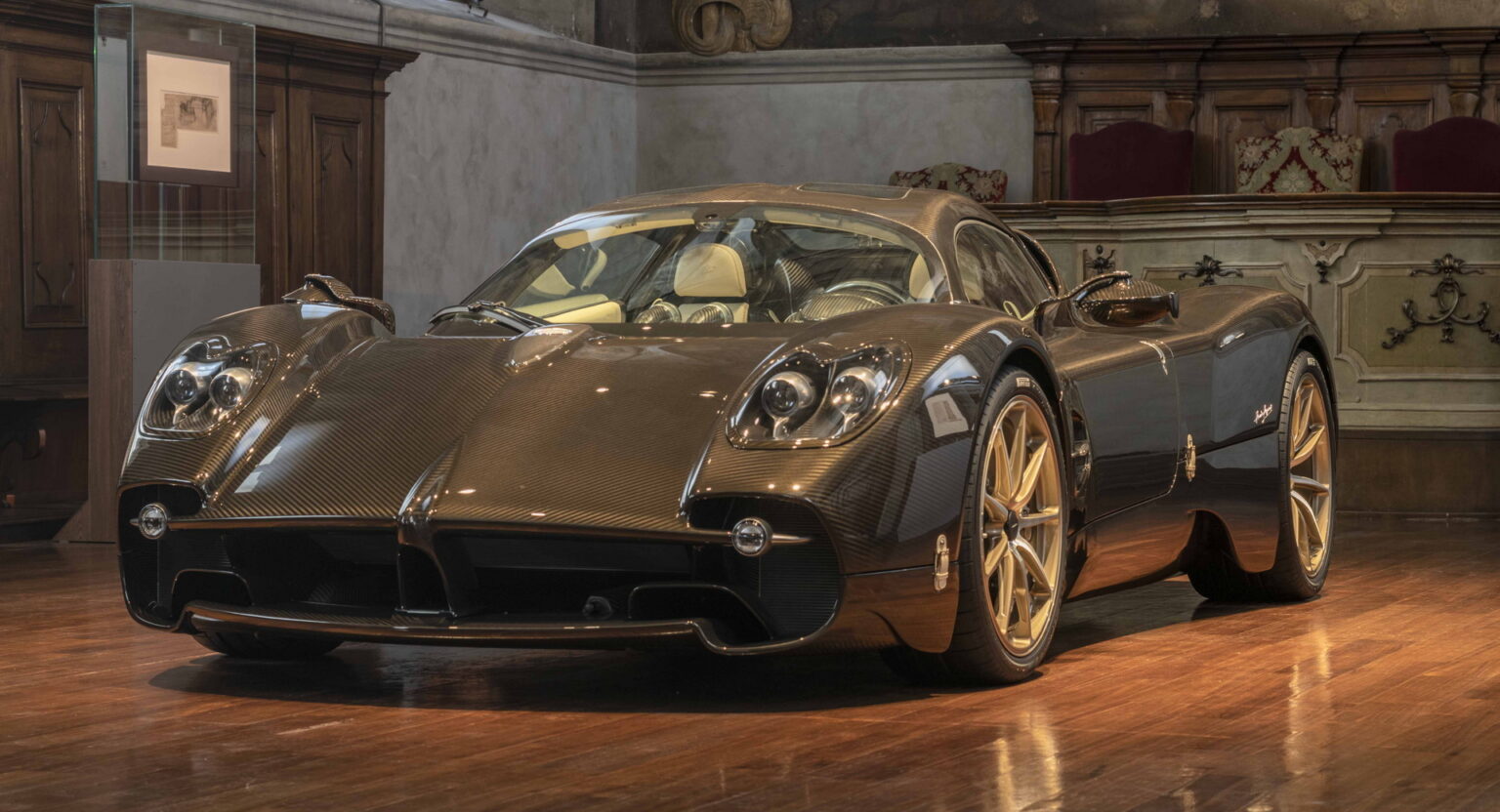 The New Pagani Utopia Looks Even Better In A Bare Carbon Fibre Body ...
