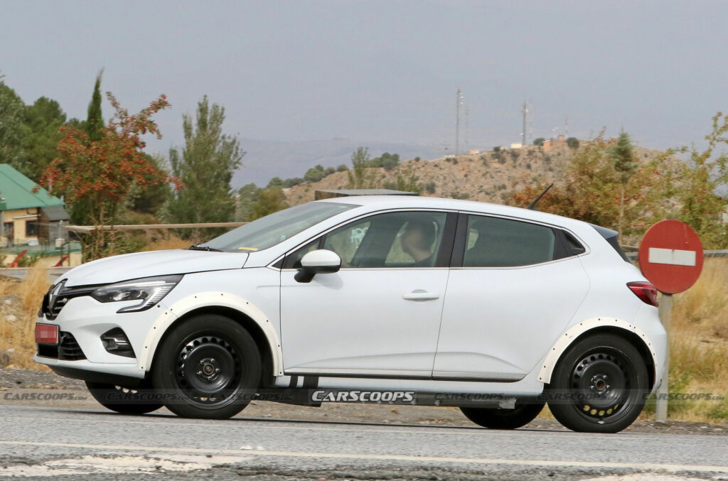 2024 Renault 5 Mule Spied, Previews An Affordable Electric City Car ...