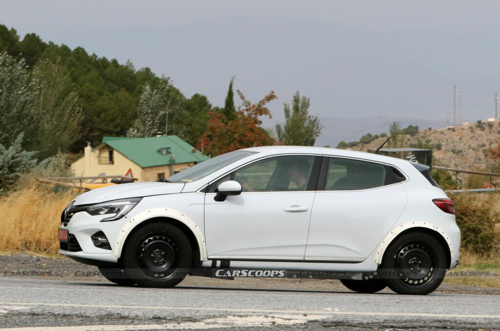 2024 Renault 5 Mule Spied, Previews An Affordable Electric City Car ...