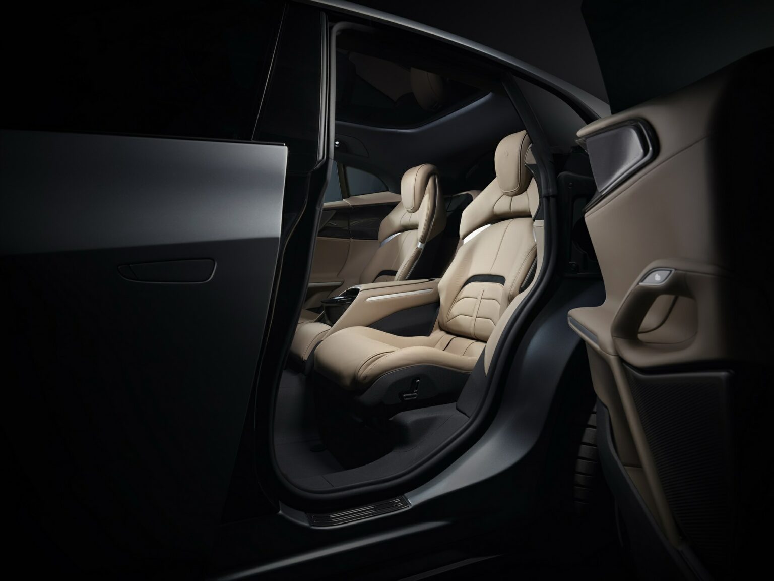 Ferrari’s First Family Car Is The 715-HP V12 Purosangue Crossover ...